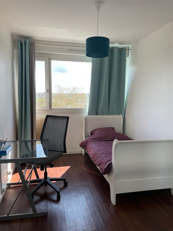 P1: Chambre Privée Idéal Pour 1 Personne - Cergy