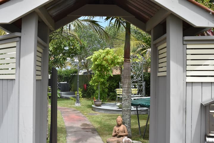 Milford, Central Place To Be! - Auckland