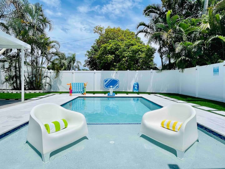 European Deluxe Home, Salt Water Pool, Near Beach - Deerfield Beach, FL