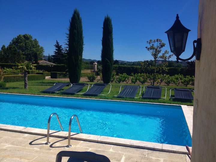 Cottage Bleu Provençal à L'ombre Des Platanes - Charleval