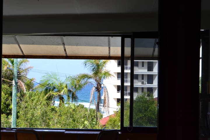 Beach House , Ocean Views, Walk To The Beach - Coolum Beach