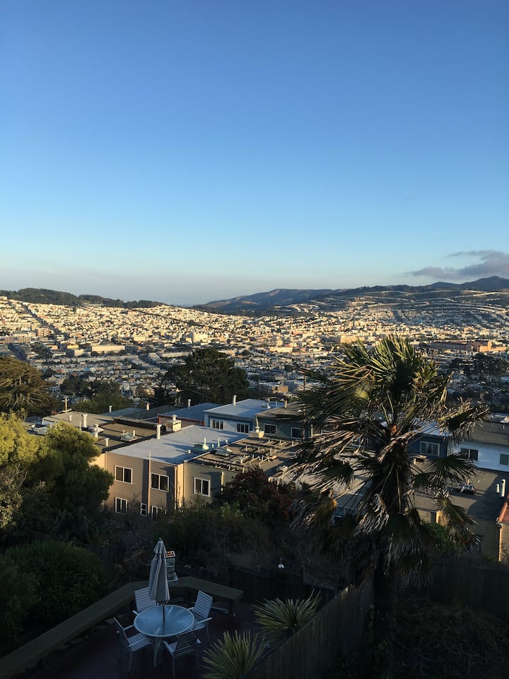 Beautiful Sunny Glen Park Sf Home With A View - San Francisco, CA