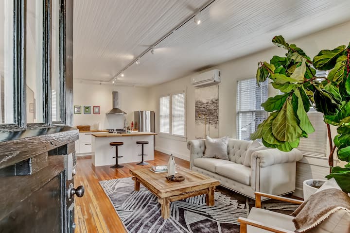 Stanton Apt A | Historic Retreat 1 Block To Beach - St. Simons Island, GA