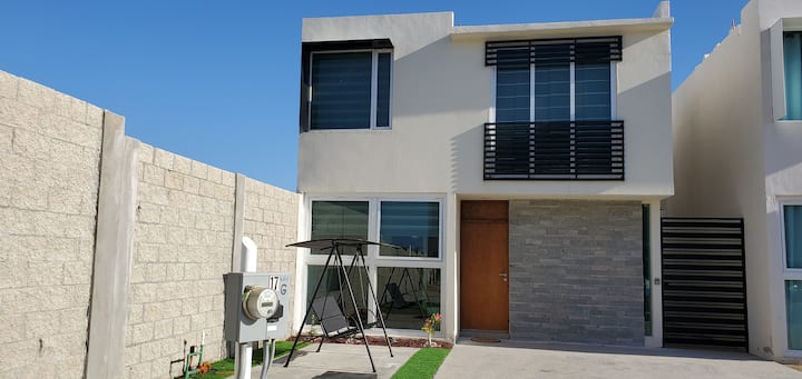 4 Bed Vacation Home. Min Away From Downtown. - Cabo San Lucas