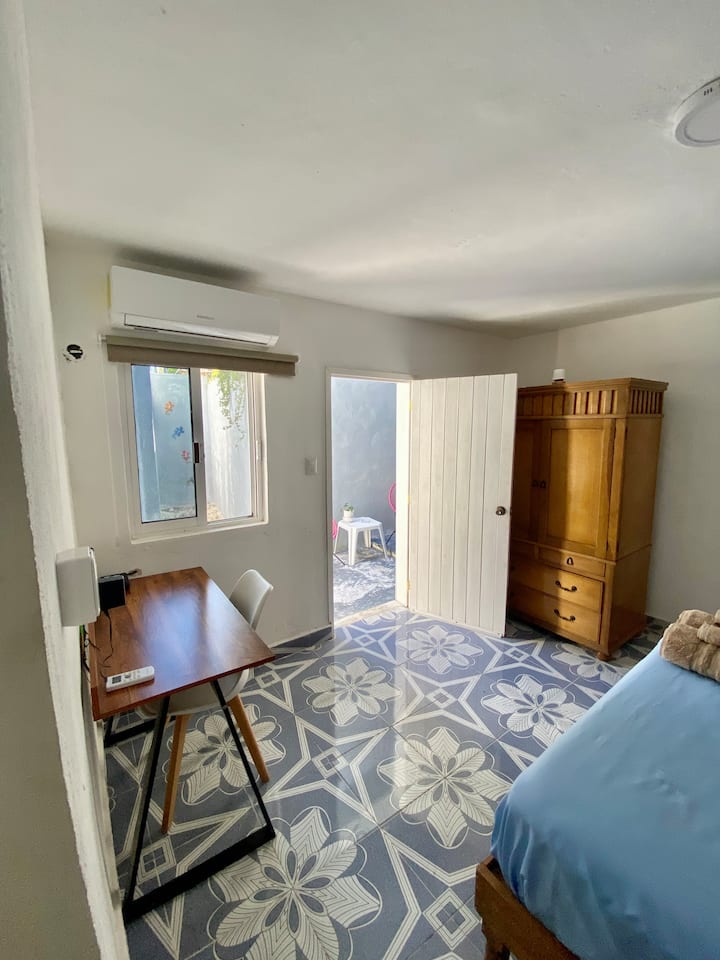Central 2 Blocks From The Sea With Private Patio - Cozumel