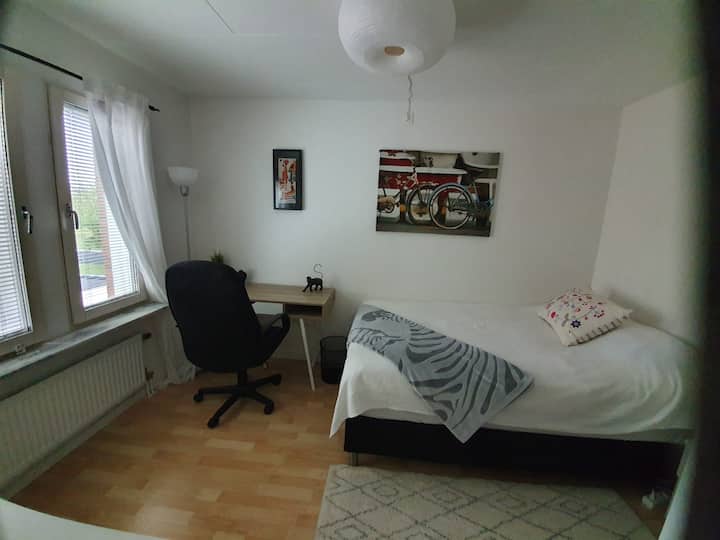 Mysigt Och Fint Rum I Lugnt Område Nära Hyllie - Malmö