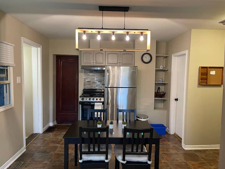 Urban Cottage 1br Home Walk To Niagara​ Falls - Niagara Falls