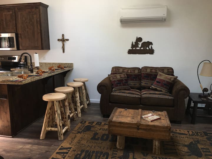 New Downtown Mountain Lodge @ 577 Main Street - Murphys, CA