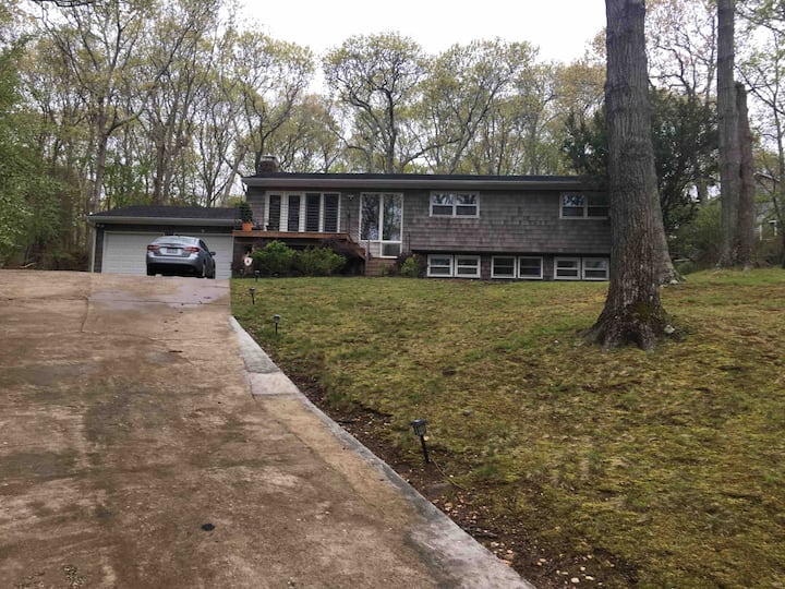 Renovated And Spacious Summer Home With Water View - Greenport, NY