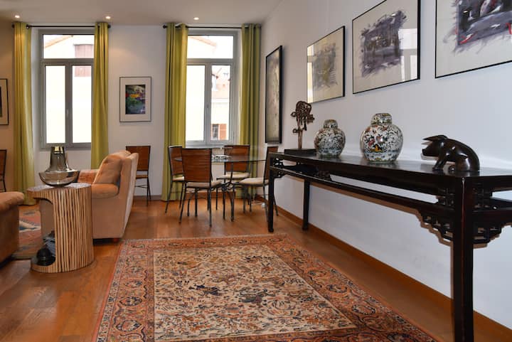 Situé Dans Le Carré D'or 98m2 -  Rue Hoche - Cannes