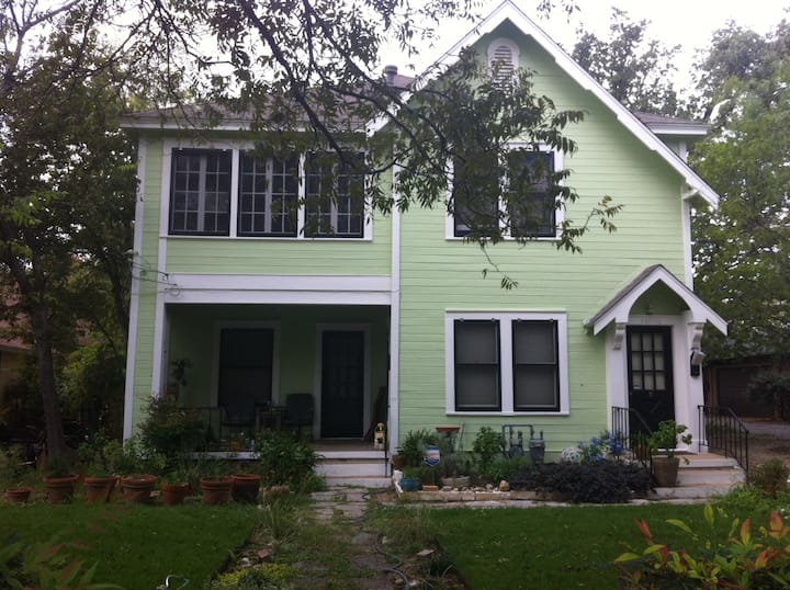 Apartment In Historic Central Austin Home - Austin, TX