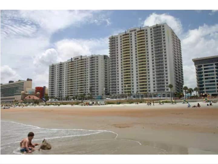 Wyndham Ocean Walk In Daytona Beach Florida - Daytona Beach
