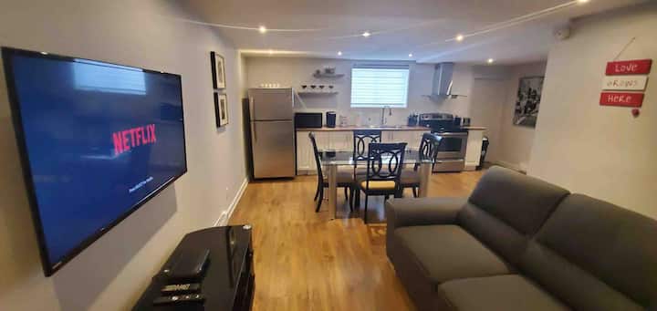 Private And Cozy Appartement To Enjoy Your Stay - Laval