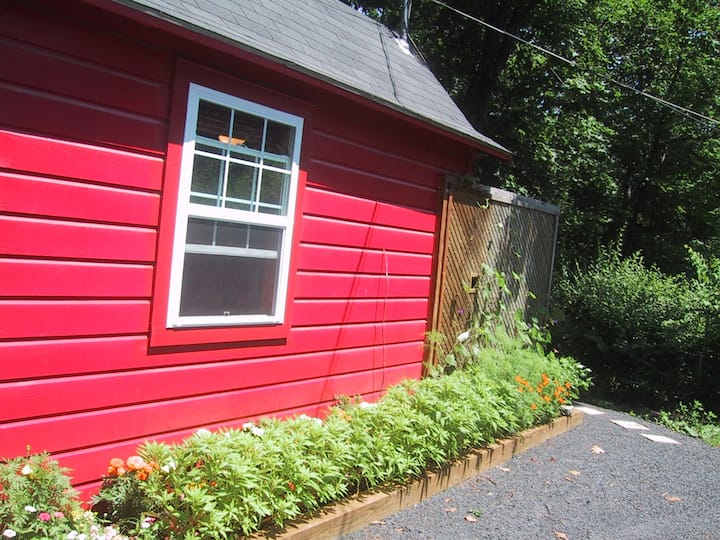 Chezbevet-country Cabin Retreat - Woodstock, NY
