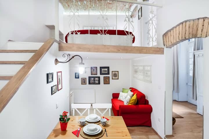 New Romeo & Juliet Apt With Private Garden - Budapest