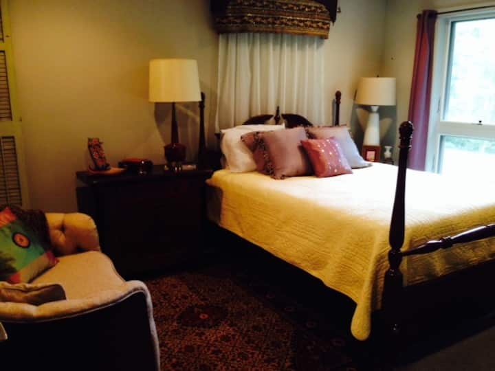Convenient To Vt; Newly Built; Pool Table - Blacksburg, VA