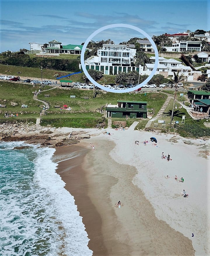 Modern Beach House Right On The Sea - Port Edward