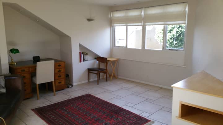 Lovely Airy Clapham 1 Bed Flat - London