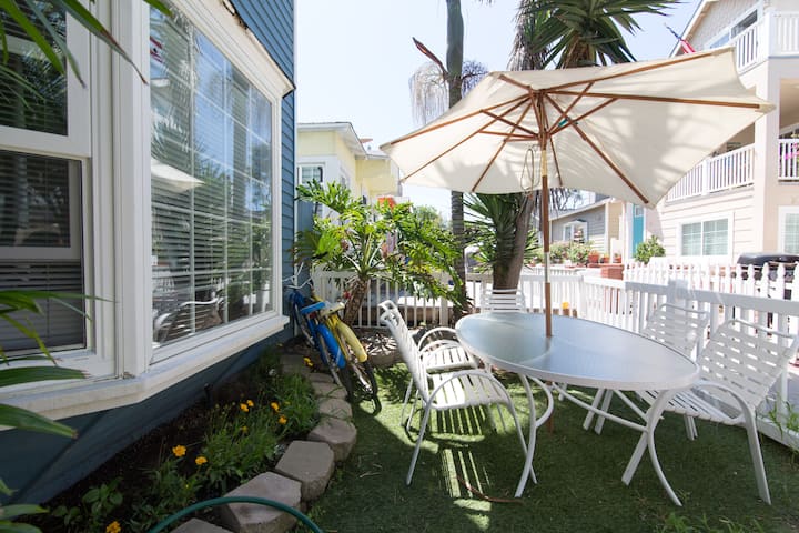Charming Mission Beach House - San Diego, CA