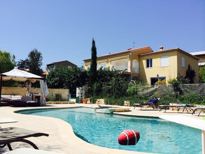 Appartement T3 Avec Accès Piscine Dans Villa - Bandol
