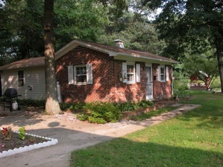 Charming Country Cottage - Chapman State Park, Indian Head