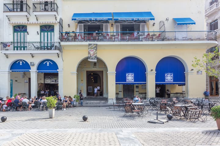 Annés 9 ''Plaza Vieja'' (Breakfast+internet Free) - Havana