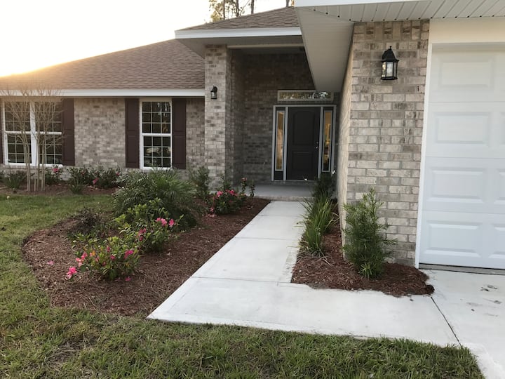 Modern 4br House Close To Beach & Attractions - Palm Coast, FL