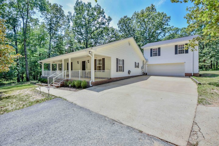 Bama Retreat - Sleeps 10, 5 Miles To Game Day Fun - Tuscaloosa, AL