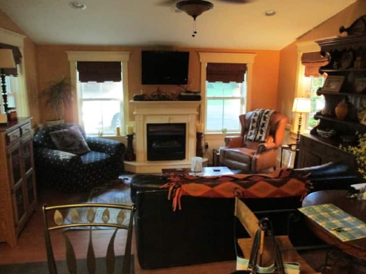 1850's Federal Farmhouse-master Br - Lancaster, PA