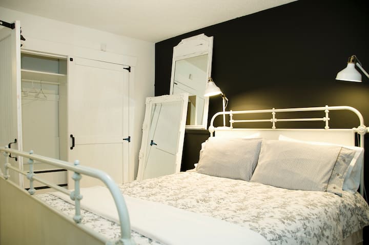 Post-industrial Traveller's Retreat - Calgary