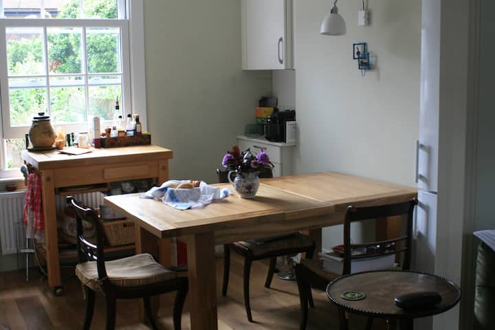 Modern Room In Centre Of City - Cambrige (UK)
