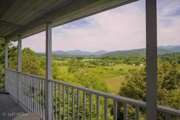Farm Stay White House Mountain Vista - Black Mountain, NC