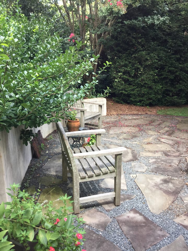 Charming Country Club Guest Quarter - Winston-Salem, NC