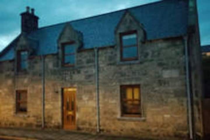 Nc500, 4 Poster, Ensuite Room Helmsdale - Helmsdale