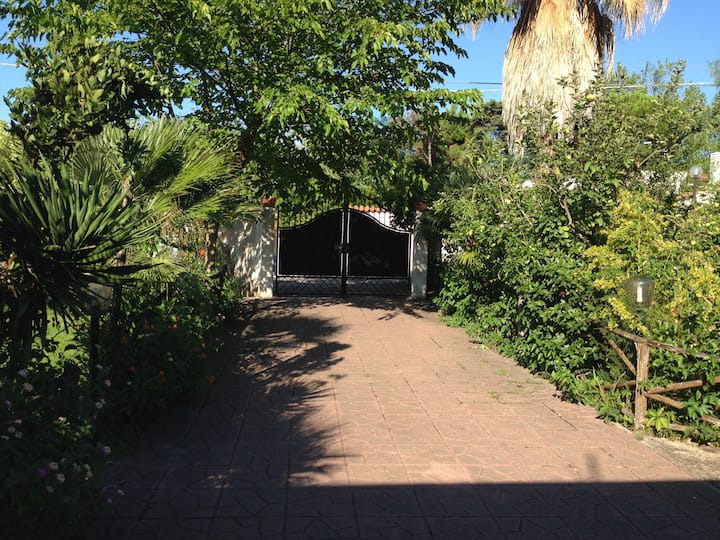 Independent House 300 Mts From Sea - Terracina