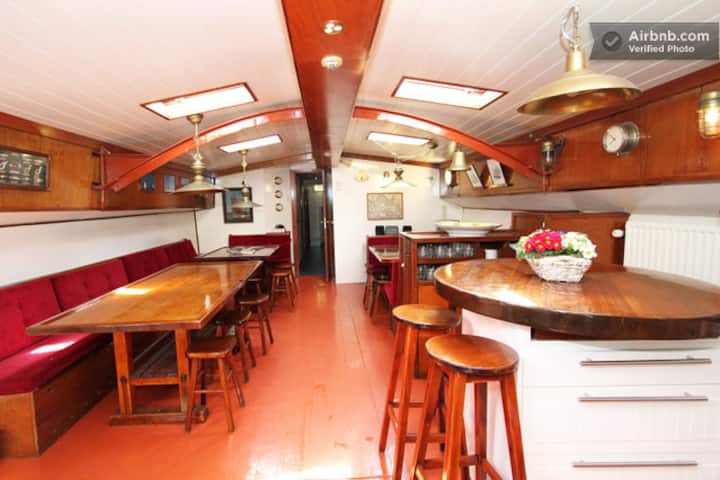 Historical Sailing Ship Monnickendam And Amsterdam - Volendam