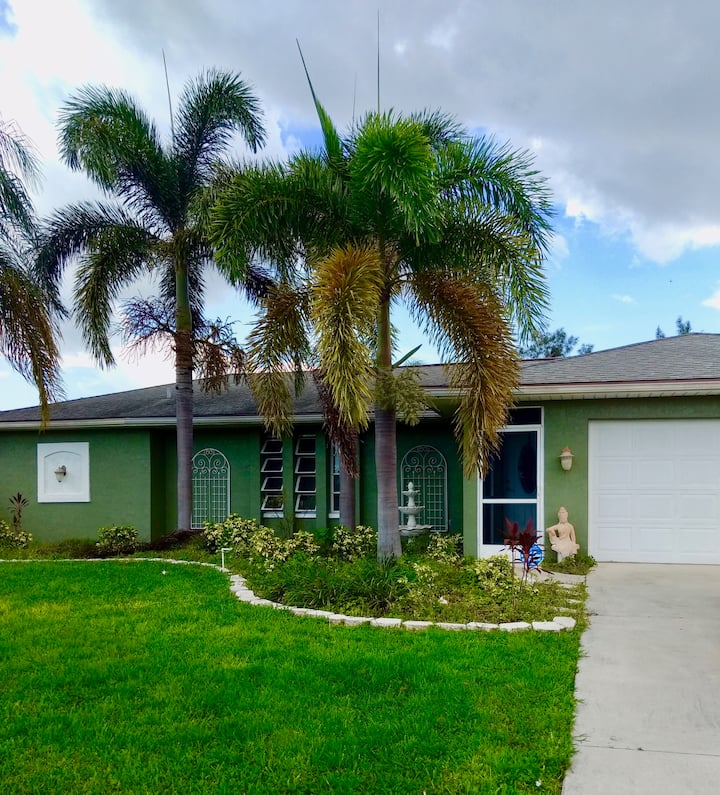 Relaxing Cape Coral Getaway With Pool And Canal - Cape Coral, FL