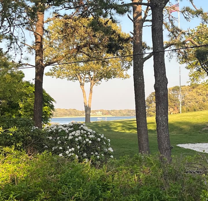 Wonderful Waquoit Bay - 4 Bdrm - Falmouth, MA