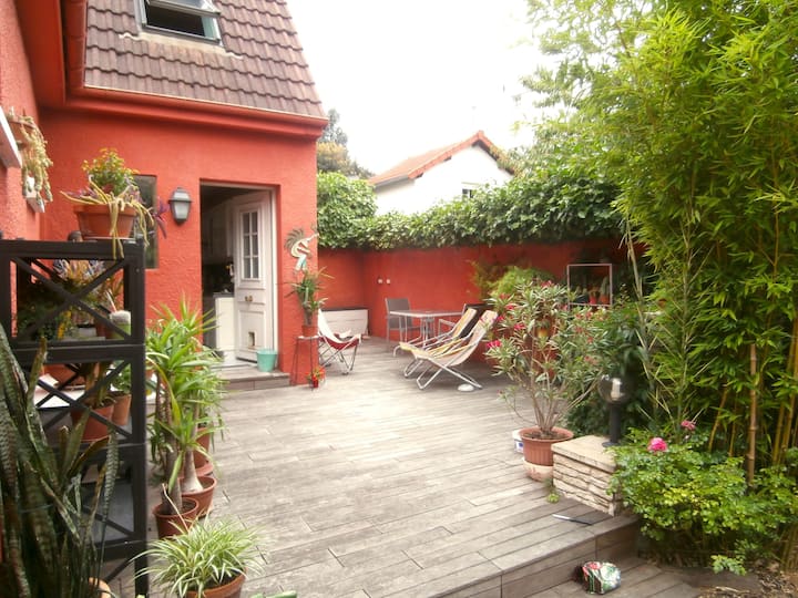 Logement Complet Au Rez De Chaussée D’une Maison - Montreuil, France