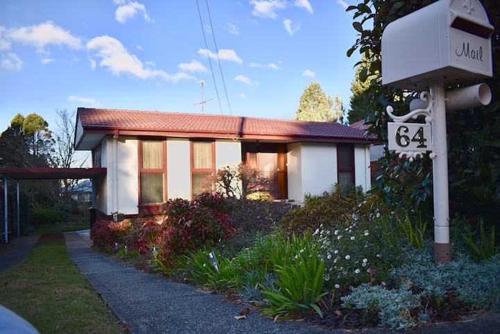 Three Sisters Garden Cottage - Stroll To 3 Sisters - Katoomba