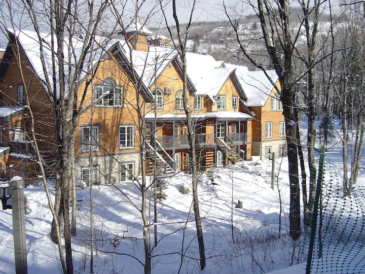 Stunning Condo In Les Manoirs, Mont-tremblant, Qc - Mont-Tremblant