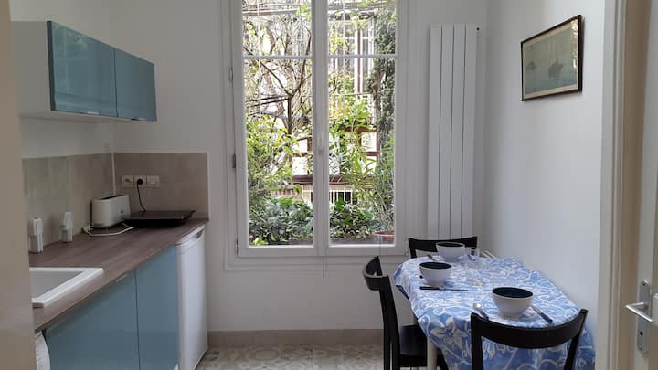 Studio De Charme Sur Jardin - Paris