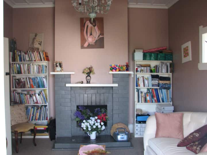 Ponsonby Cottage - 