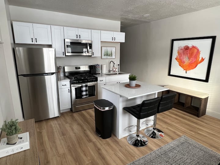 Newly Renovated Home In Slc. *Comfy King Bed* - Salt Lake City, UT