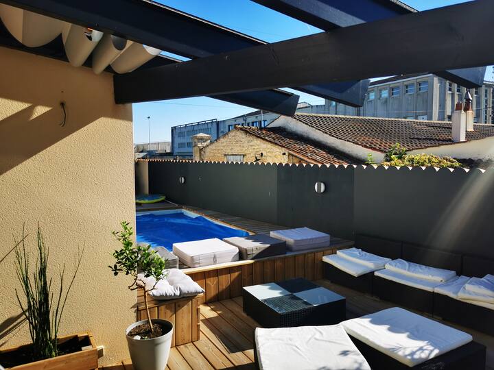 Maison Moderne Clos De Murs Avec Piscine - Luçon