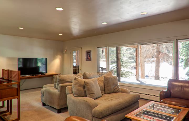 Lockoff Apartment, Center Of Vail, Hot Tub! - Vail, CO
