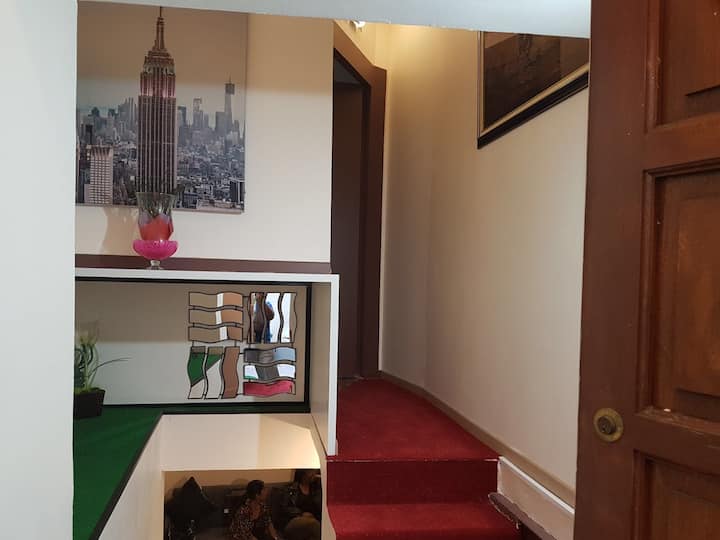 Chambre Dans Souplex Moderne, Accueillant Et Cosy - París