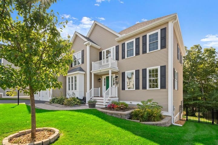 Modern Home | Peaceful Retreat & Lots Of Privacy - Worcester, MA