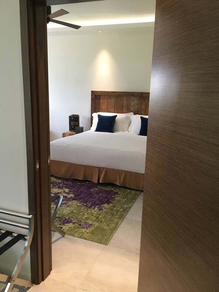 Downtown Main Road New Built Hotel With Ocean View - Palau