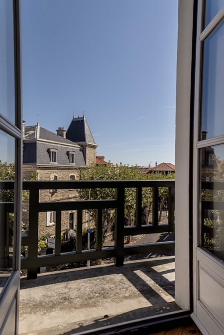 T4 Moderne Et Lumineux. Balcon-hypercentre-parking - Biarritz